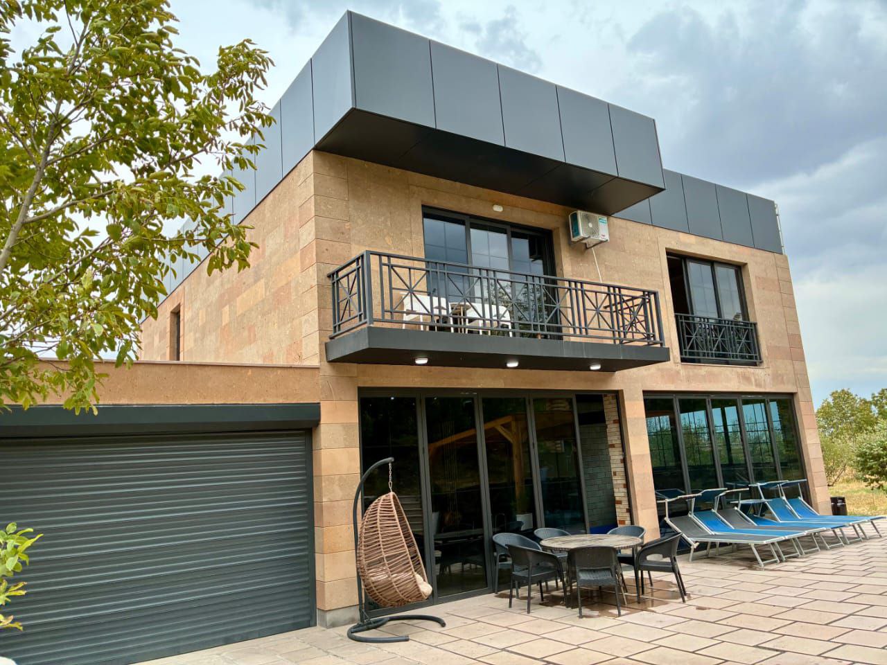 Wine Corner Home. Square 2200 sq.m. Посуточная аренда. Villa. - Garant.am