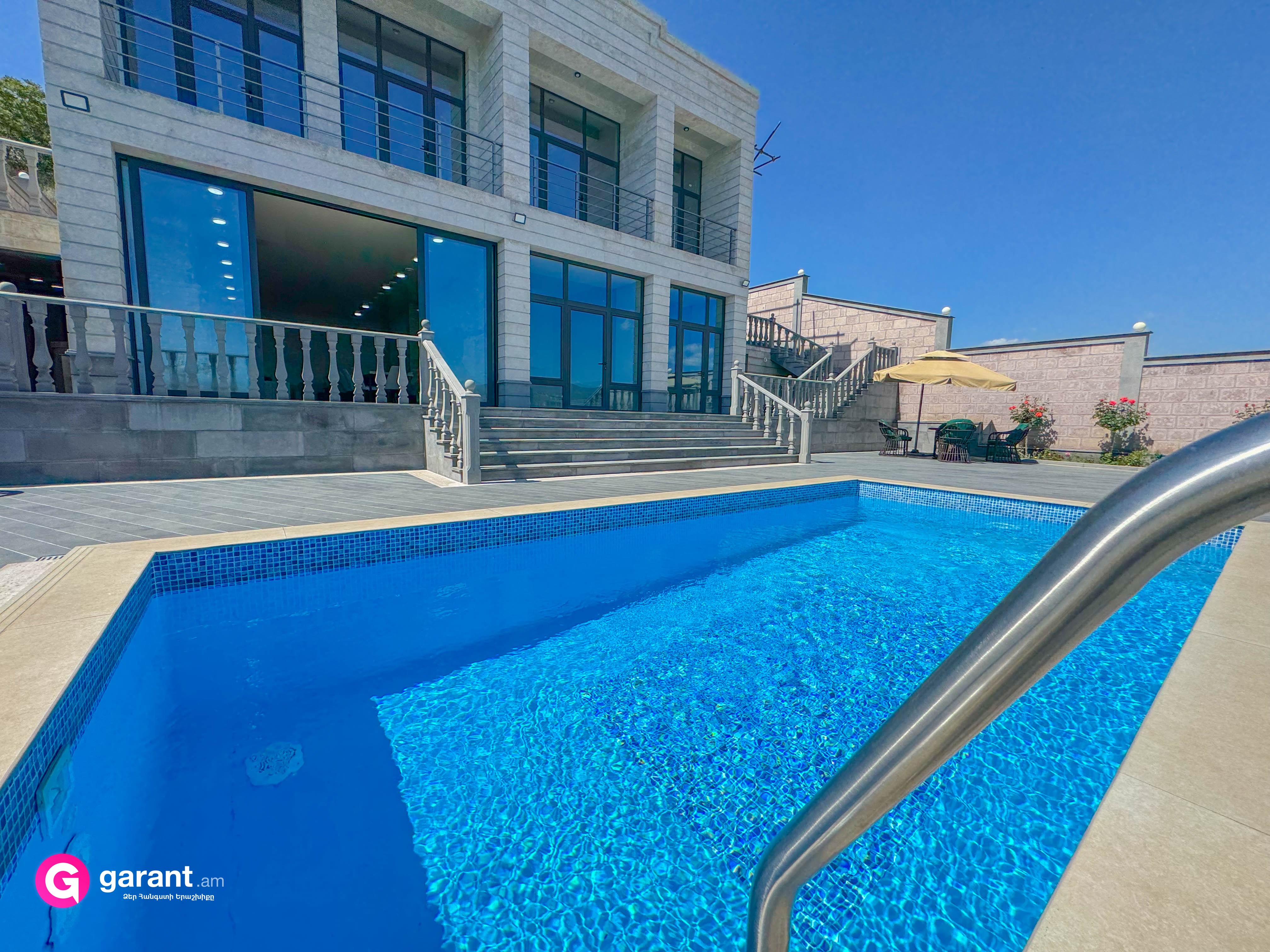 Titiz House - Erevan. Քառակուսի 125 ք.մ. Посуточная аренда. Վիլլաներ և ...