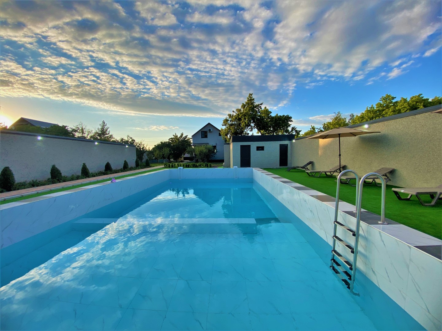 Edgar Dzoraghbyur - Pool and Garden. Քառակուսի 1000 ք.մ. Посуточная ...