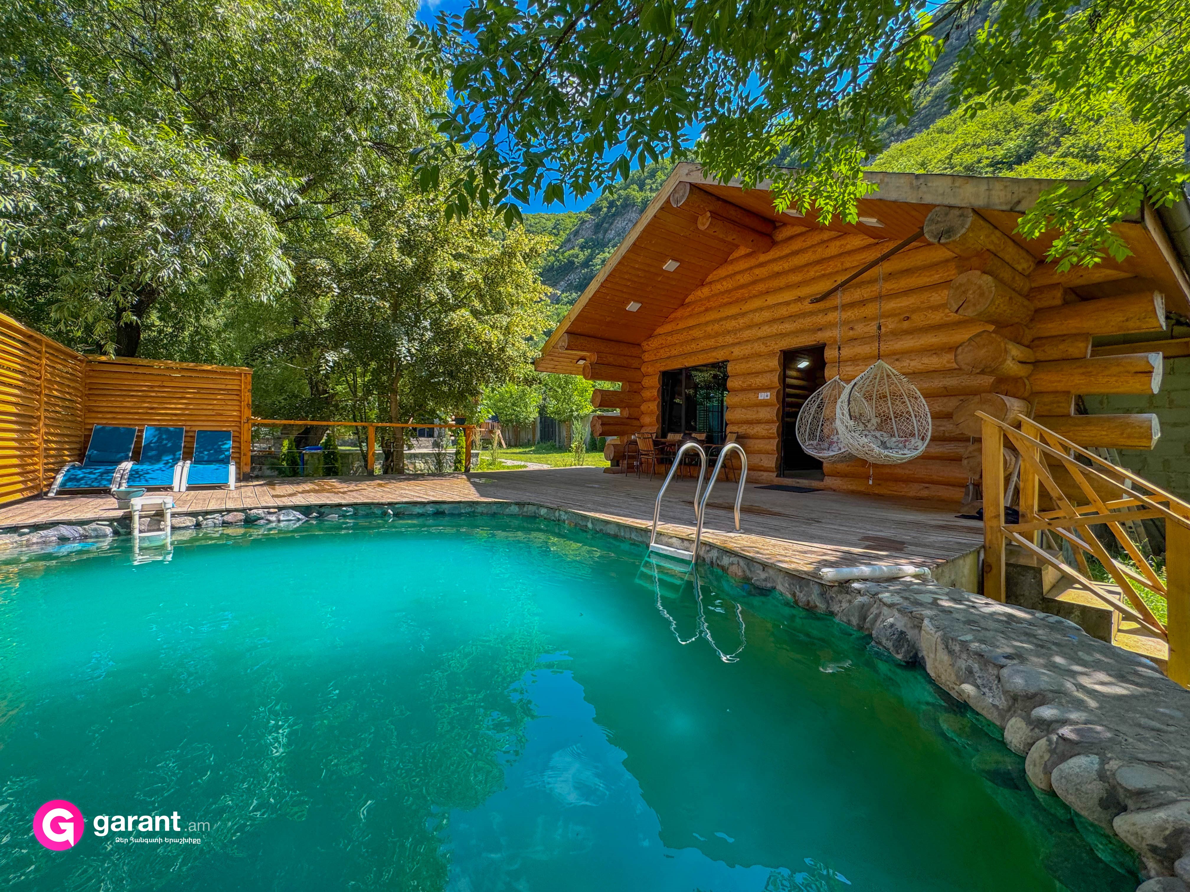 Berloga Log House. Քառակուսի 395 ք.մ. Посуточная аренда. Վիլլաներ և ...